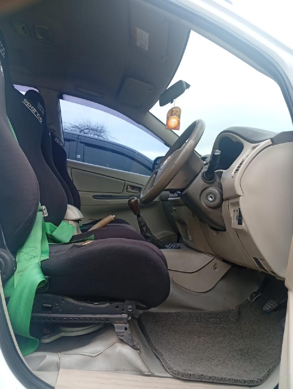 TOYOTA-KIJANG INNOVA